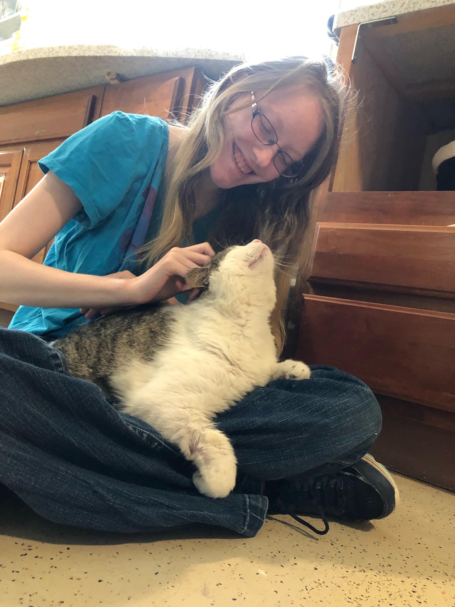 November Volunteer of the Month: Anna! – Wild Blue Cats